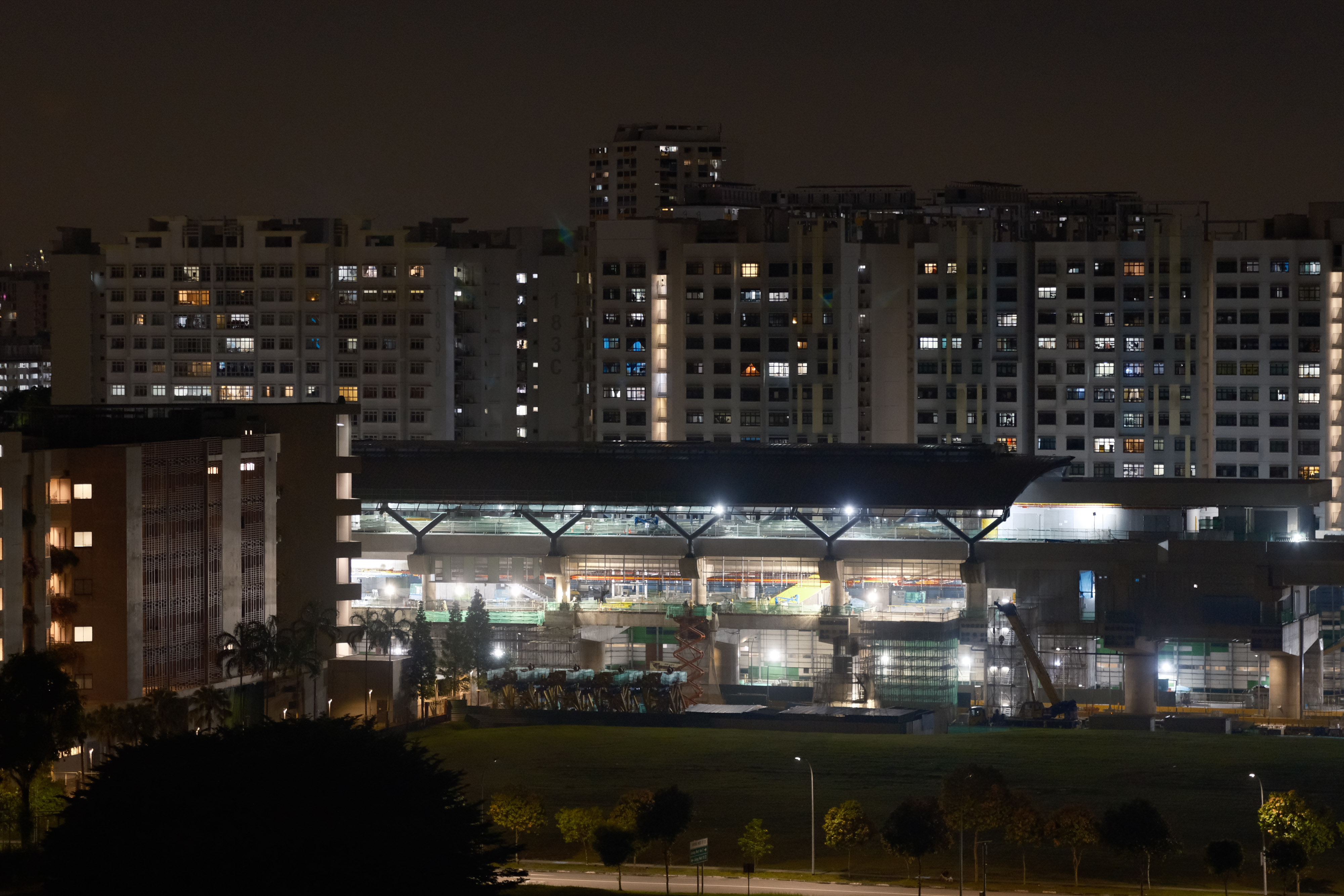 Meike 85mm f1.8 Pro – What Makes A Pro? – Alwin Kok